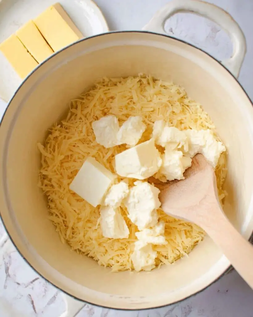Creamy Spaghetti Mac and Cheese: Delicious Comfort Food